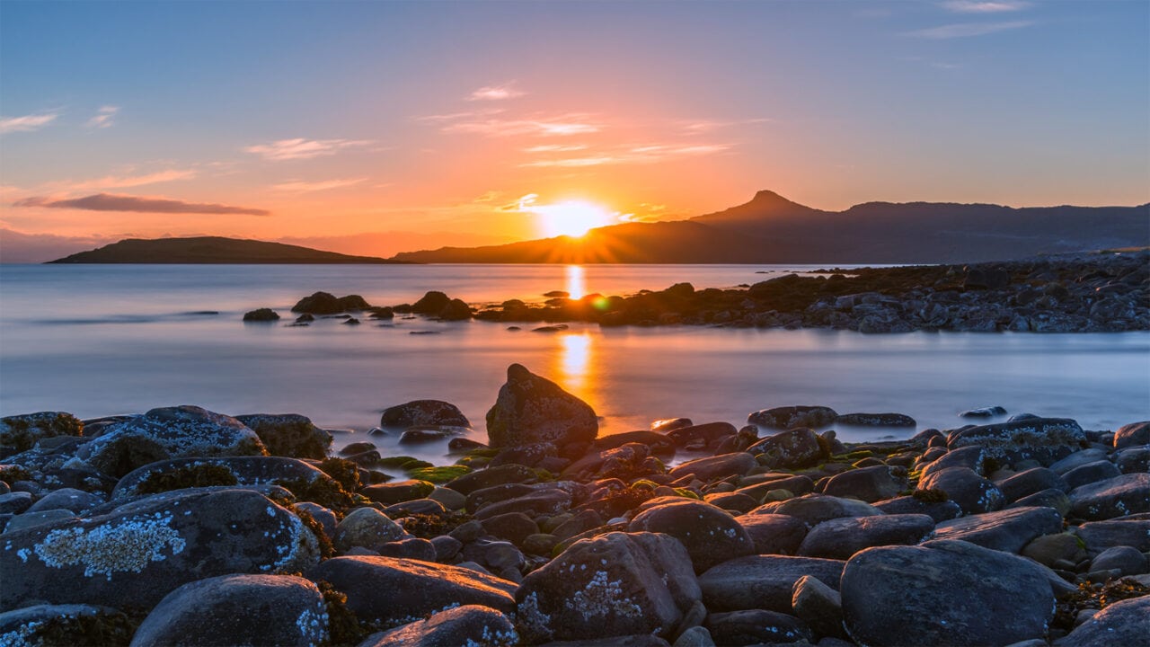 Midnatssol i Norge | Flot timelapse film om midnatssolen